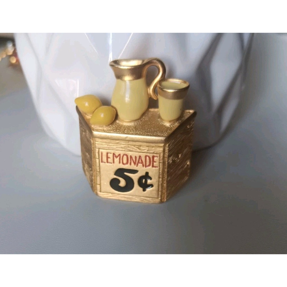 Unbranded | Jewelry | Vintage Gold Tone 5 Cent Lemonade Stand Brooch ...